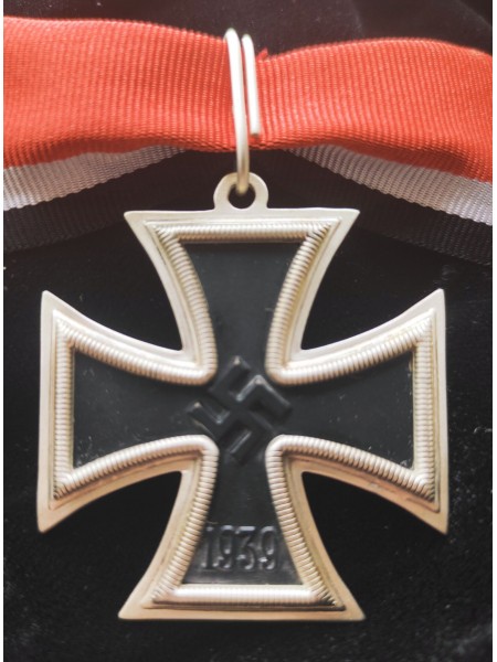 German WWII Knight Cross of the Iron Cross (3-piece)(magnetic core)